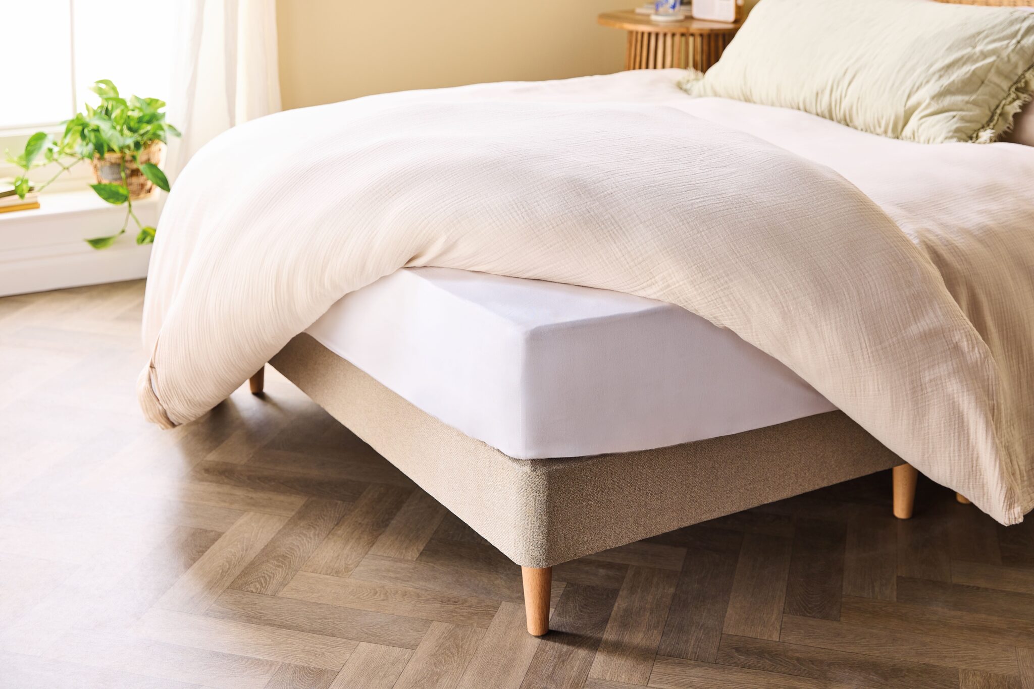 ALDI LAUNCHES COOLING BEDDING AND POPULAR WAKE UP ALARM CLOCK - ALDI UK ...