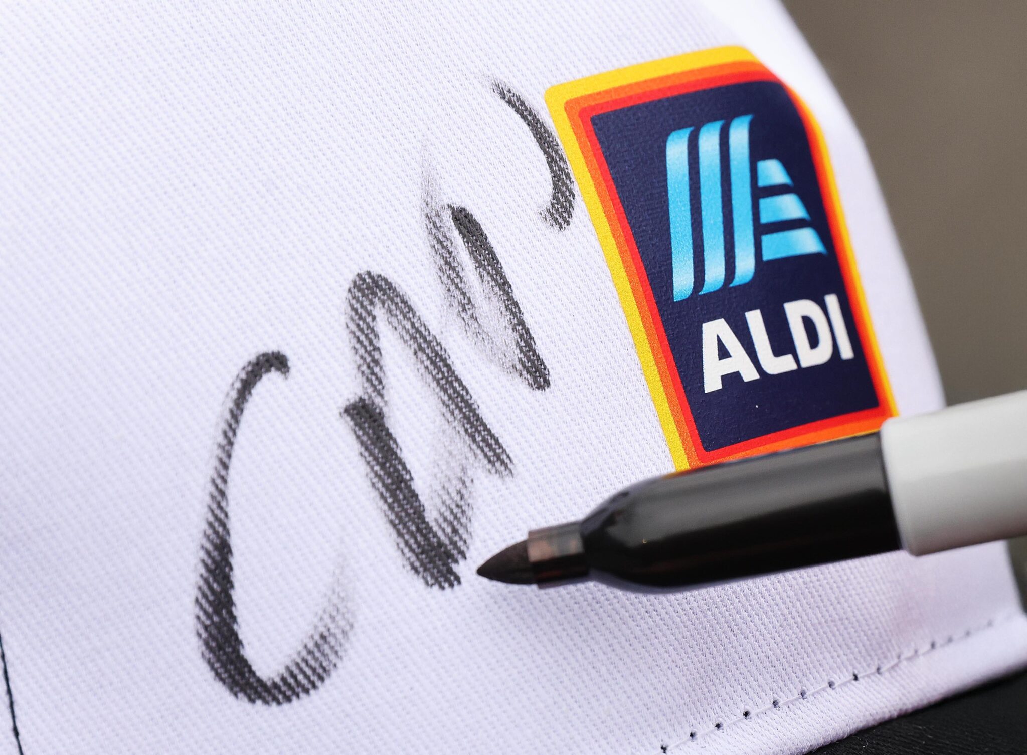 ALDI MOVES TO PAPER PACKAGING ON PORRIDGE OATS - ALDI UK Press Office