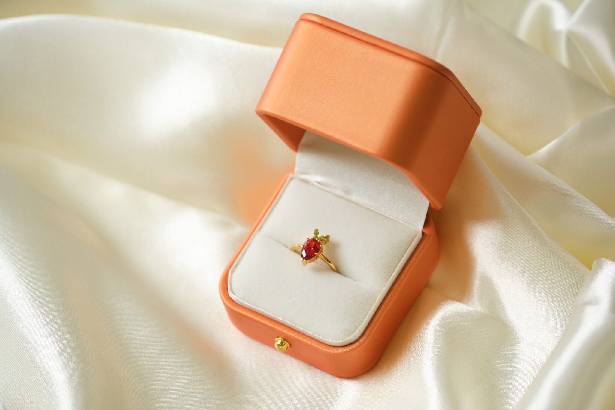 ALDI LAUNCHES LIMITED-EDITION ‘CARROT’ GOLD ENGAGEMENT RINGS - AFTER ...