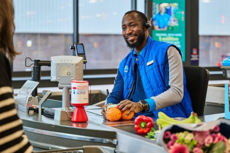 ALDI SETS NEW PAY BENCHMARK AS UK'S HIGHEST-PAYING SUPERMARKET - ALDI ...